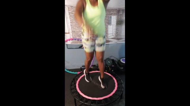 Watch Newan Silent Mini Trampoline ﹙Rebounder﹚ on Amazon Live