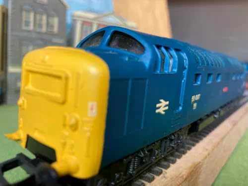 Amazon.co.jp: リマ クラス55 デルティック 再塗装および再識別 55007 'Pinza' OOスケール : おもちゃ