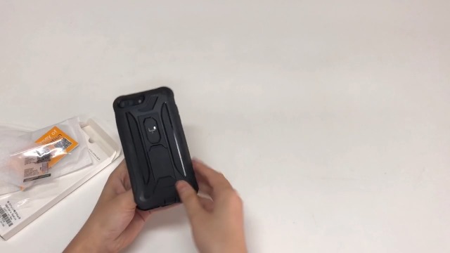 Watch How to remove iPhone 8 Plus case on Amazon Live