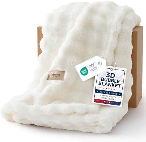 Amazon.com: Bedsure 3D Fleece Bubble Blanket for Couch - GentleSoft ...