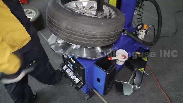 Watch XK 960-680 Tire Machine Tire Changer on Amazon Live