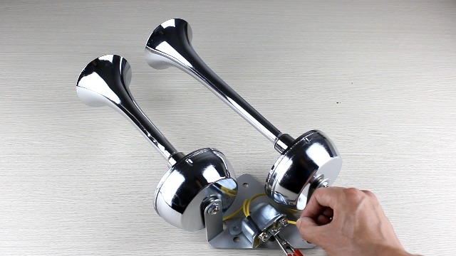 Watch Dual Trumpet Air Horn on Amazon Live