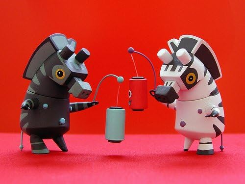 Amazon.com: Hero: 108 062 Sparky White, 063 Sparky Black : Toys & Games