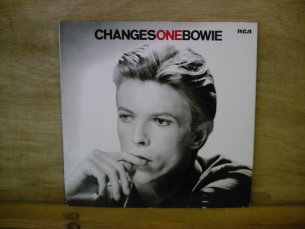 DAVID BOWIE / CHANGES ONE BOWIE: David Bowie: Amazon.fr: CD et Vinyles}