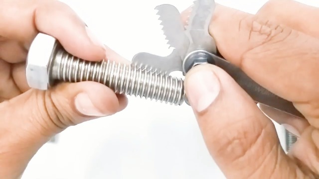 Watch How To Use Thread Pitch Gauges Measure Tool? on Amazon Live