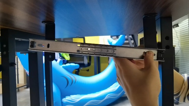 Watch How to install the keyboard tray on Amazon Live