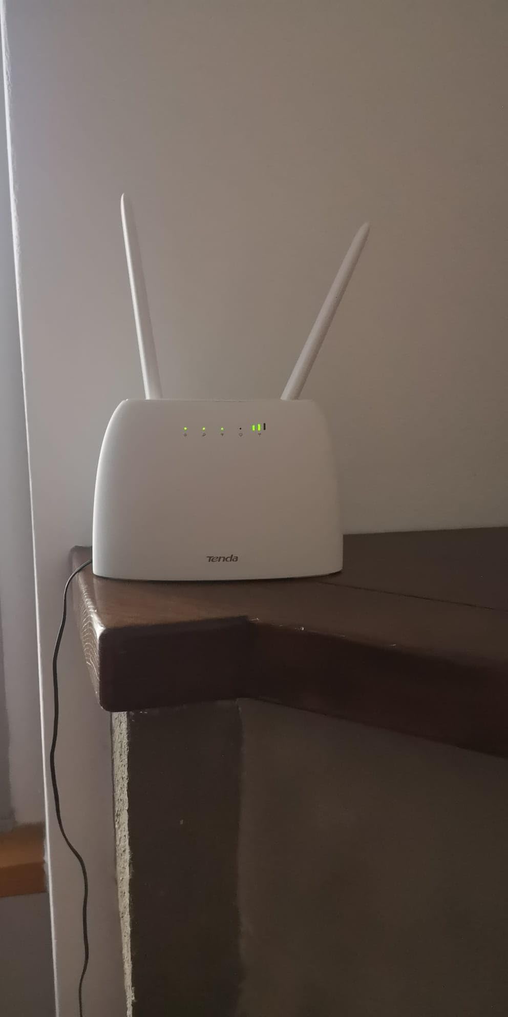 Tenda 4G680 Router 4G LTE, Wireless N300, 2 Gigabit Porte, 2 Antenne ...