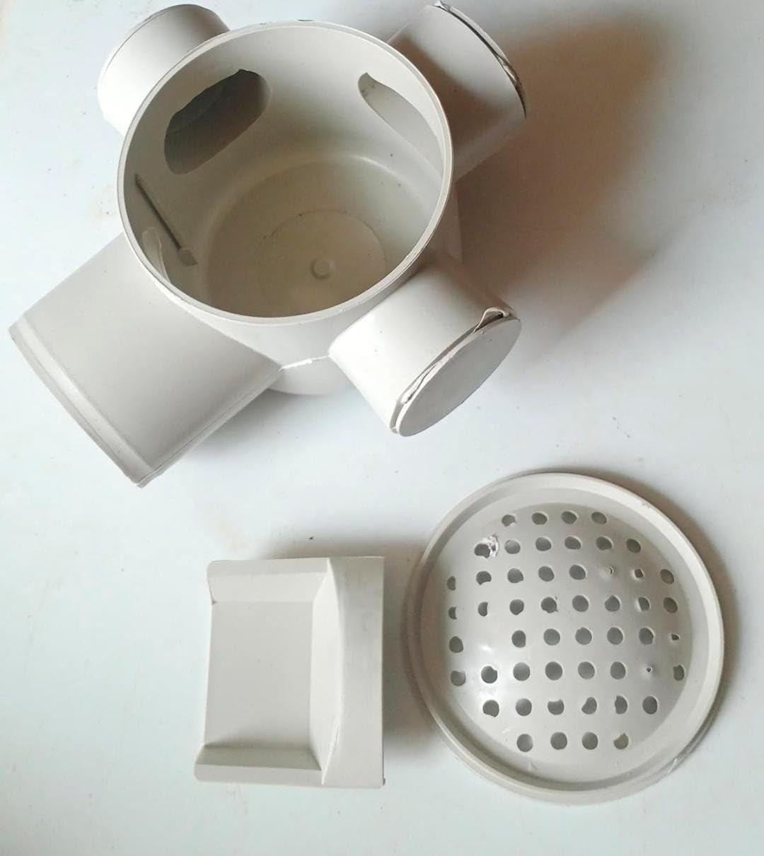 LT PVC Multi Floor Trap with Jali Fitting (110 x 75 x 50mm) (Pack of 1 ...