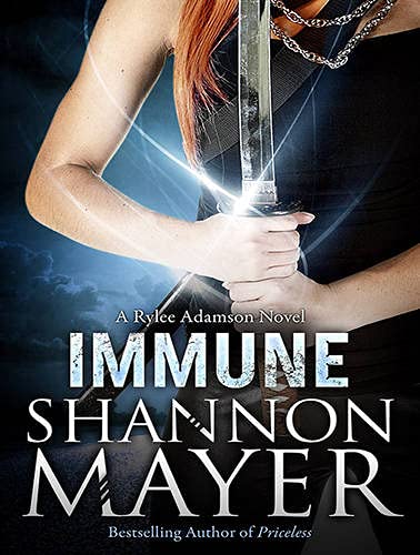 Immune: Library Edition (Rylee Adamson): Mayer, Shannon, Skyye, Chandra ...