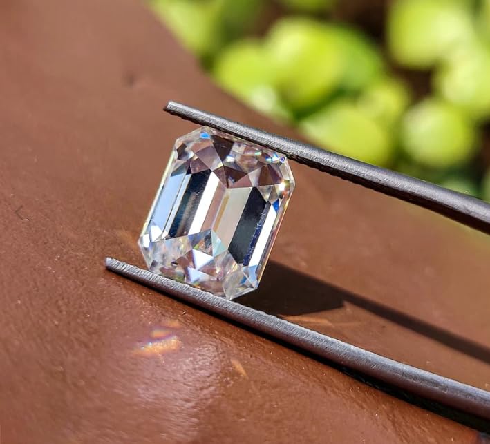 Cuonna Gems Gallery Lab Grown Diamond VVS1 1Ct D Colour Emerald Cut GRA ...