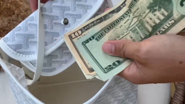 Watch The foldable womens purses is sturdy lightweight on Amazon Live