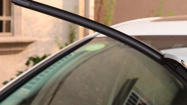 Watch ZOFFI Windshield Wiper Installtion Steps on Amazon Live