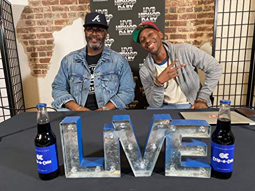 R&B, Hip-Hop & Crip-a-Cola w/Courtney "Bear" Sills : Amazon.in: Books