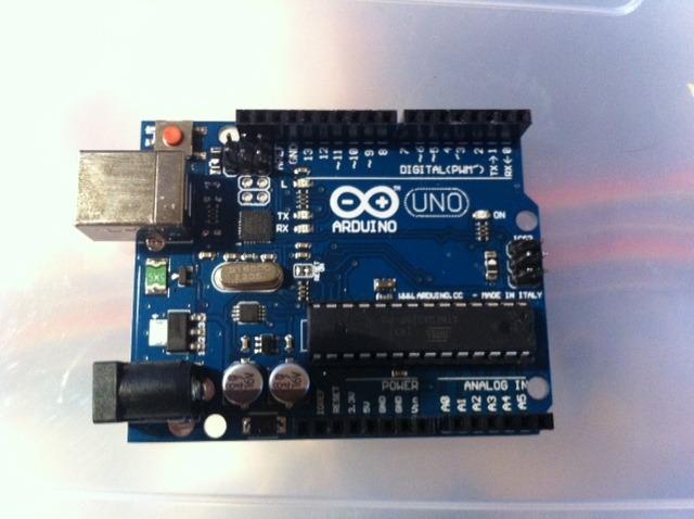 Amazon.co.jp: Arduinoをはじめようキット : パソコン・周辺機器