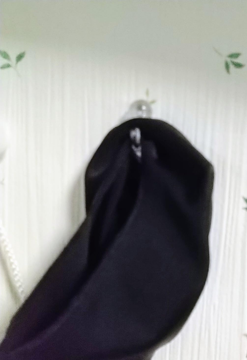 Amazon.co.jp: KASELIN 画鋲 押しピン 画びょう 【50個入り 透明】押しピン 跡がつかない 目立たない 跡が残らない 壁 傷つけない 耐荷重約1-2kg 手作りDIY ...