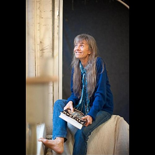 Amazon Music UnlimitedでHelen HudsonのThe Tongues of Angelsを