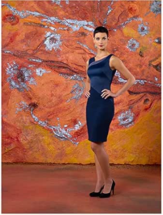 V (TV Series '09 - '11) 8x10 Photo Stunning Morena Baccarin as Anna in ...
