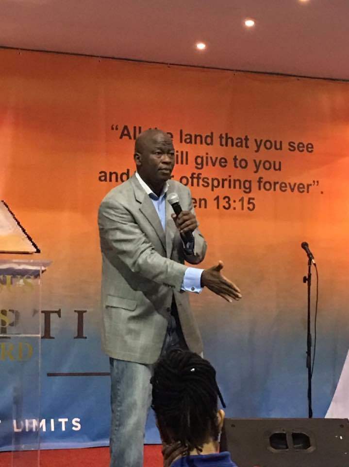 Amazon.com: Dr. Ray Charles: books, biography, latest update