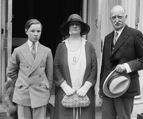 1929 photo Sir Esme Howard Marchioness Townsend & son George, 7/12/29 ...