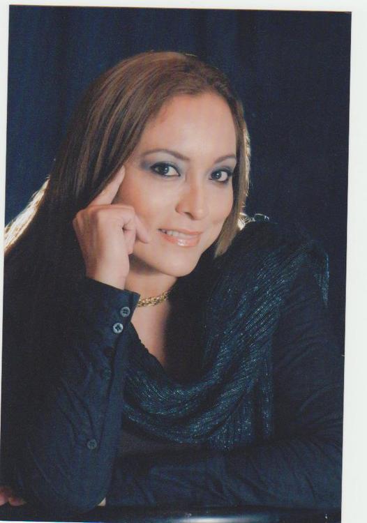 Amazon.com: Abigaíl Suncín: books, biography, latest update