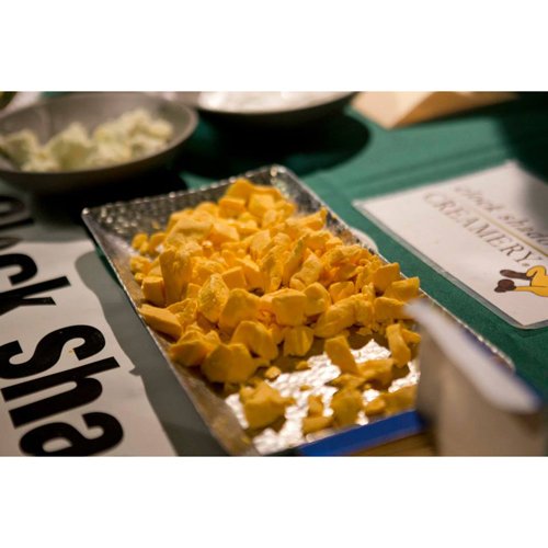 Amazon.com: Yellow Cheddar Cheese Curds - 12 oz (Pack of 10) : Grocery ...