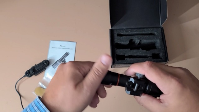 Tactical Rifle Light 1000 Lumen Tactical Flashlight With Green Laser ...