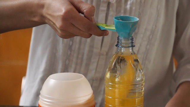 Watch Make your favorite powdered drinks without making a mess! on ...