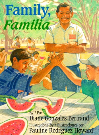 Family / Familia (English and Spanish Edition): Bertrand, Diane ...