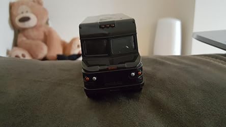 Amazon.com: Daron UPS Pullback Package Truck : Toys & Games