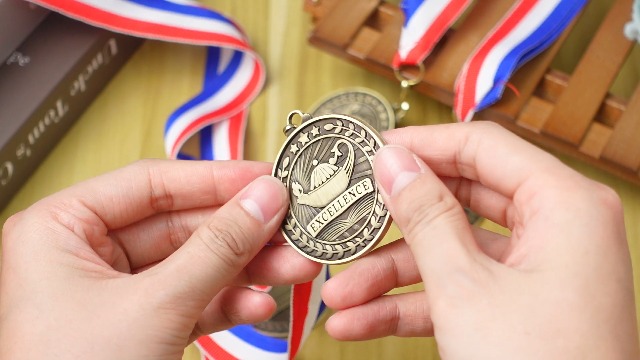 100 Gold Medals Quelay 100 Pcs Gold Award Medals Bulk | 2 Inch Science ...