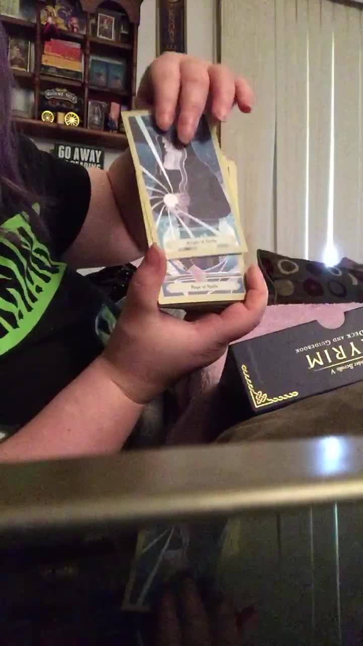 Watch TES V& Skyrim Tarot Deck and Guidebook Unboxing on Amazon Live