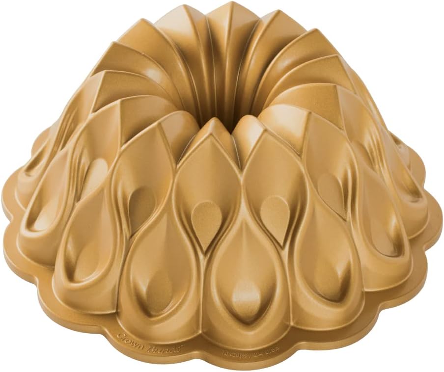 Amazon.com: Nordic Ware Pro Cast Multi Mini Bundt Pan: Multiple Bundt ...