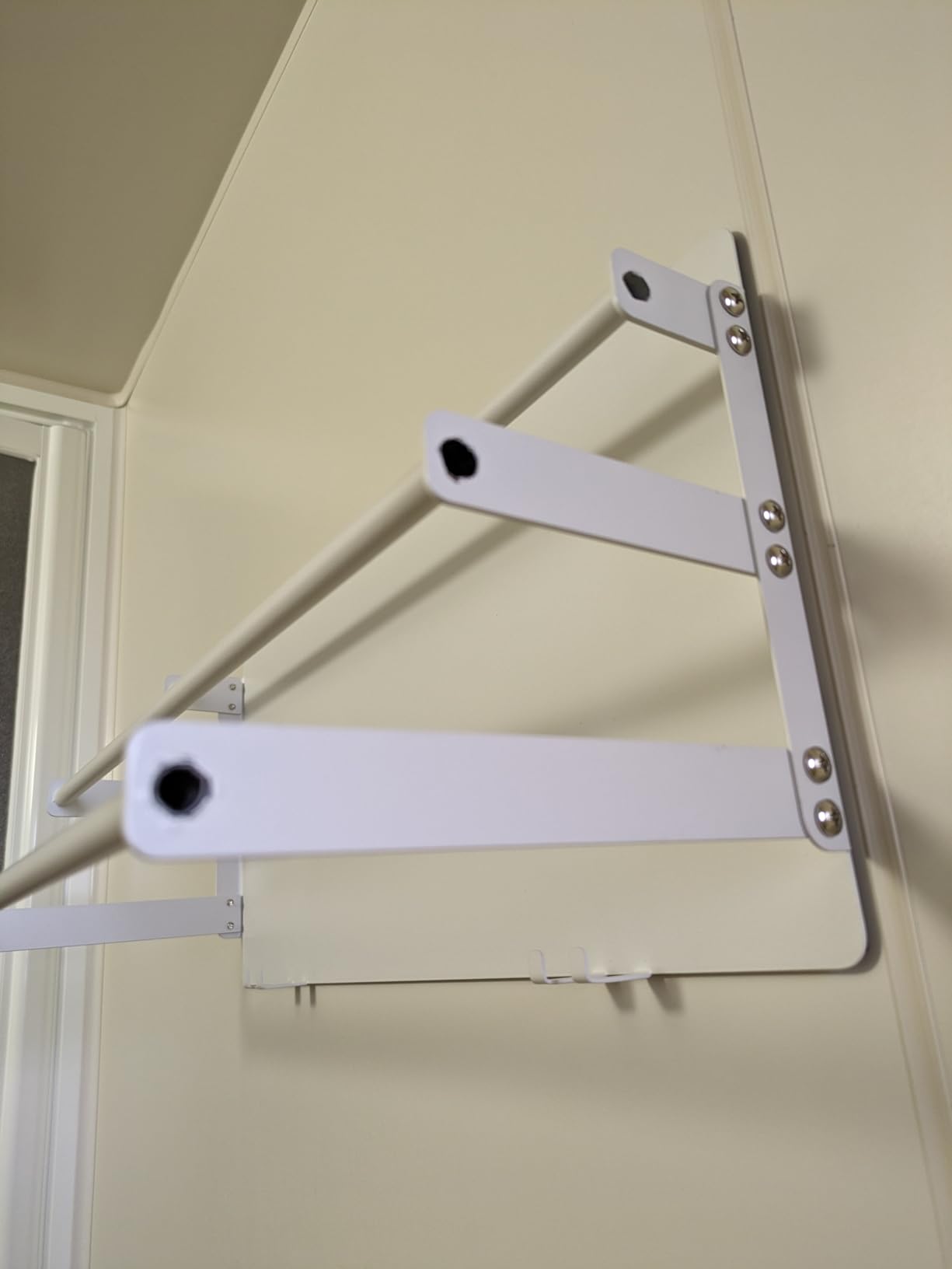 Amazon｜Orimade マグネット 浴室用ラック タオル掛け フック付き ホワイト 風呂 浴室収納 磁石 防錆 壁掛け 約40×16× ...