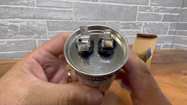 Watch Closer look at Vexunga Capacitors 30mfd on Amazon Live