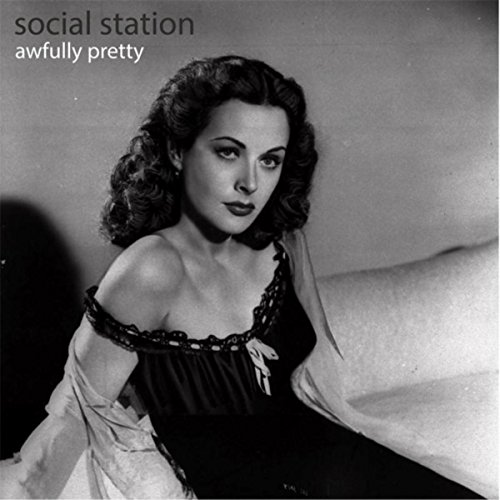 Amazon MusicでSocial StationのAwfully Prettyを再生する