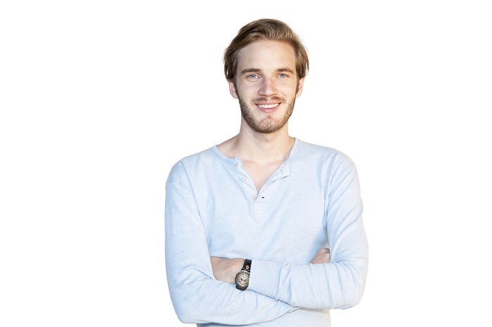 Amazon.com: This Book Loves You: 9781101999042: PewDiePie: Books