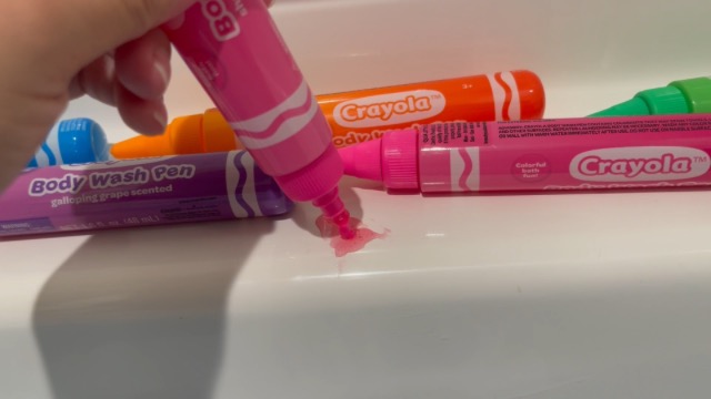 Watch Review & Demo of Crayola Bathtub Body Wash Pens on Amazon Live