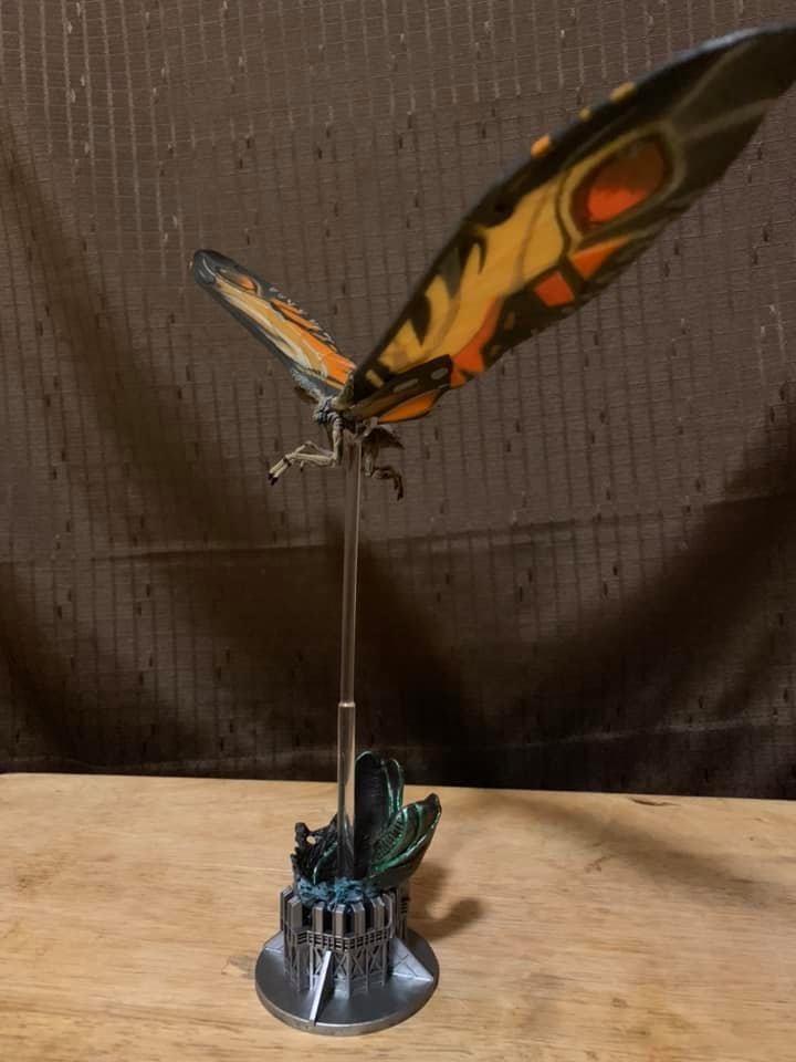 Amazon.com: NECA Godzilla 2019: Mothra 7" Action Figure, Multicolor ...