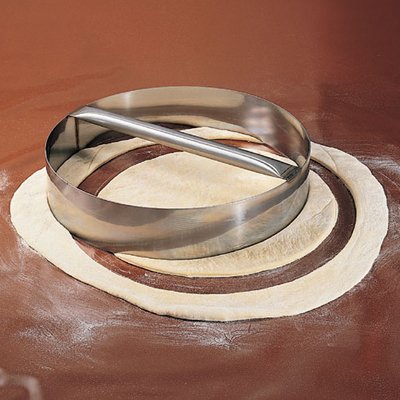 Amazon.com: American Metalcraft RDC12-12"" Dough Cutting Ring : Home ...
