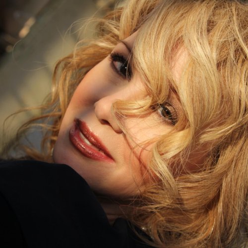 Amazon.com: Stand Strong : Layne Smith: Digital Music