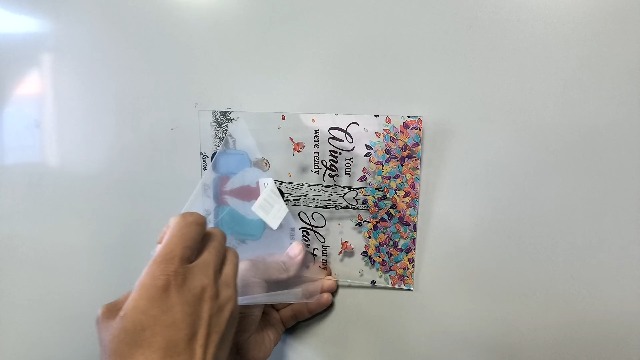 Watch How to remove the protective film of Acrylic Plaque on Amazon Live