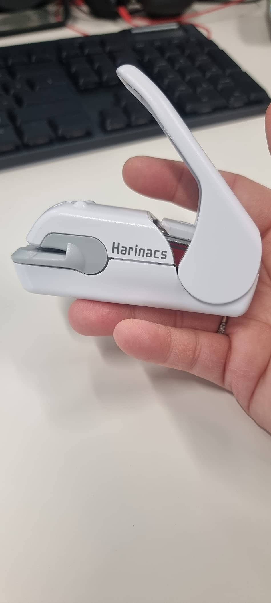 Kokuyo Stapleless Stapler, White Harinacs Press, Holeless for 5 Sheets ...