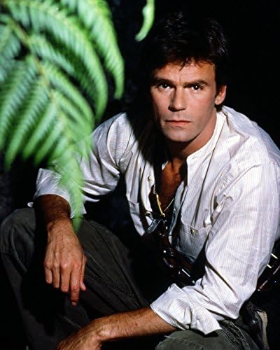 Amazon.com: Richard Dean Anderson As Macgyver In Macgyver Whites 24x36 ...