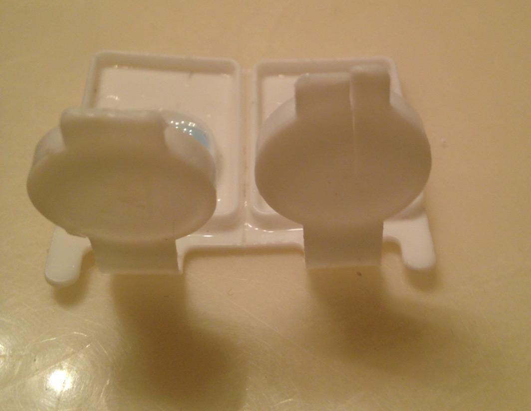 Amazon.com: 5Pc Zink Color White Travel & Disposable Contact Lens Case ...