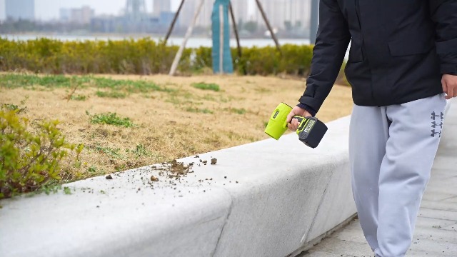 Watch Sakerplus Portable Dust Blower on Amazon Live