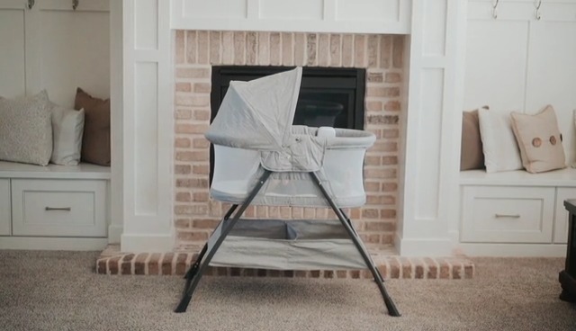 Watch Baby Delight Beside Me Doze Deluxe Folding Bassinet on Amazon Live