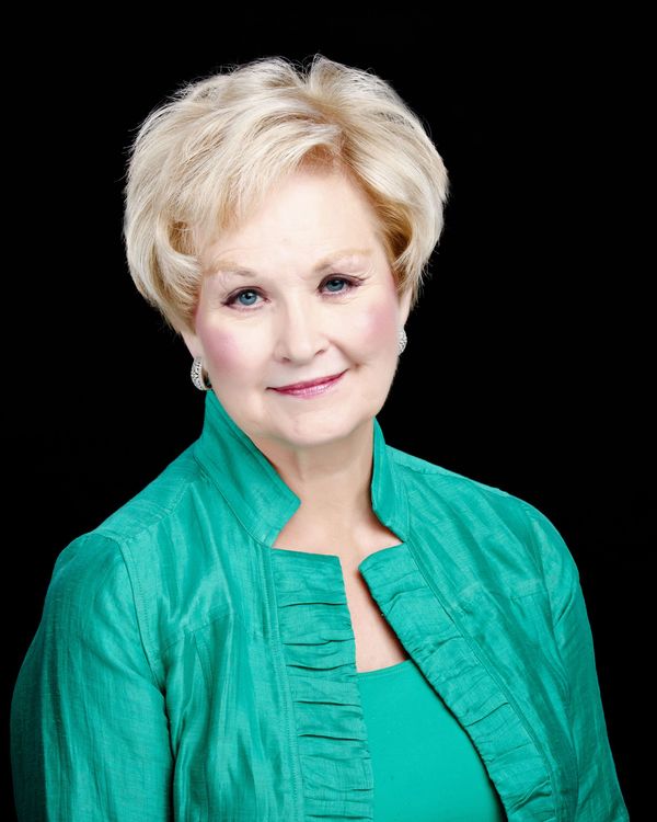 Amazon.com: Dr Donna Nicholson: books, biography, latest update