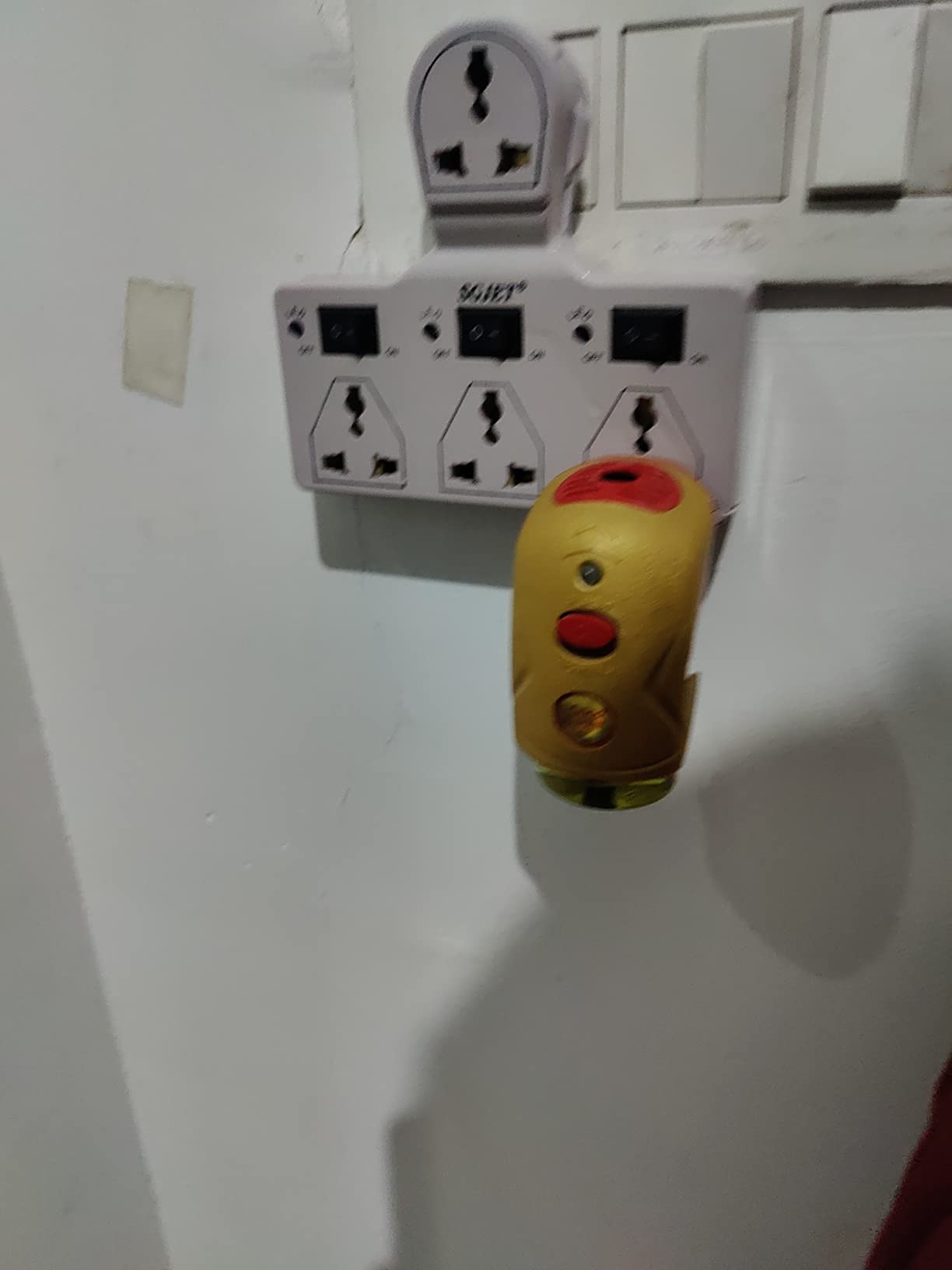 Sgjet 4 Universal Socket 3 Switch Multi Plug Extension Board Extension Cord Electronics