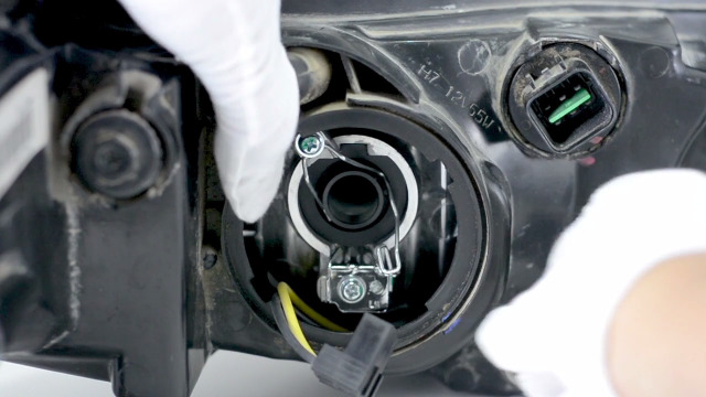Watch How to install the H7 Led Headlight Bulbs on Amazon Live