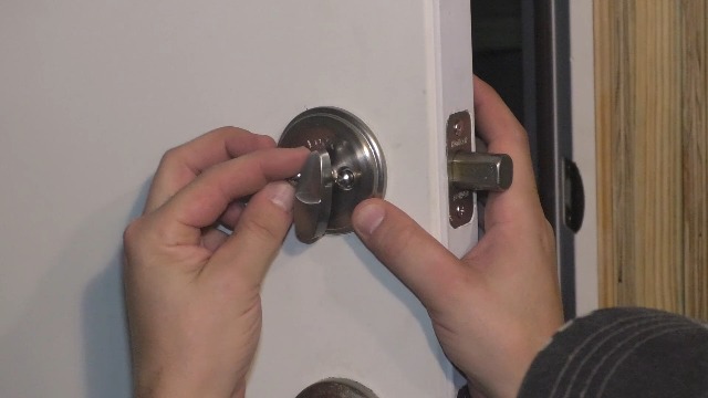 Watch How to Install Kwikset Door Knob Lockset on Amazon Live
